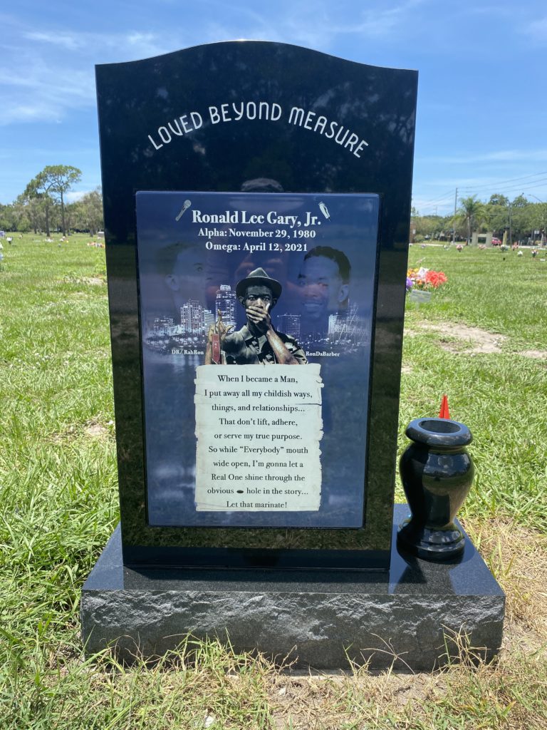 Monuments,headstones,Bronze,Granite,Cremation memorials,Signs